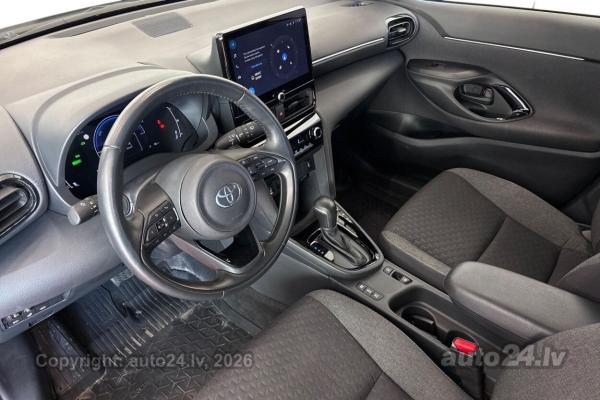 Grey Toyota Yaris Cross 2024 in Parnu, with an engine capacity of 1.50 L and mileage of 20 thousand km for 24490 €, photo 11 on AUTOMOTO.COM.LV