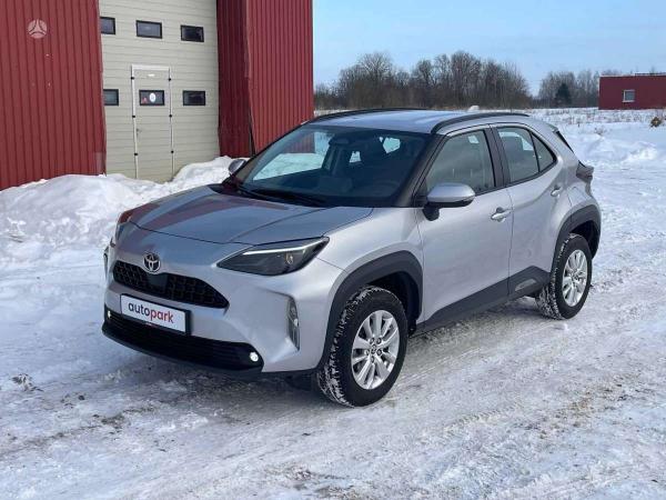 Pelēks Toyota Yaris Cross 2024 Ukmergė, ar dzinēja tilpumu 1.49 L un nobraukumu 38 tūkst. km par 22900 €, foto 1 vietnē AUTOMOTO.COM.LV