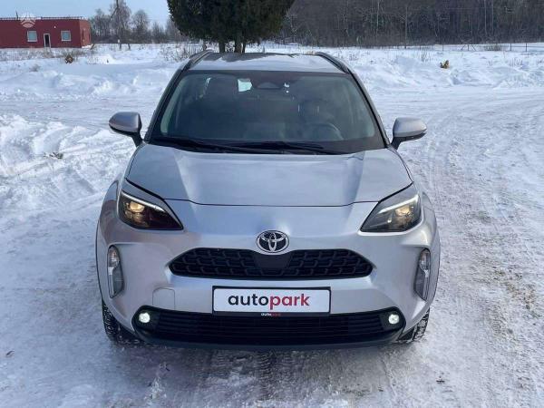 Pelēks Toyota Yaris Cross 2024 Ukmergė, ar dzinēja tilpumu 1.49 L un nobraukumu 38 tūkst. km par 22900 €, foto 2 vietnē AUTOMOTO.COM.LV