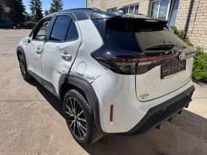 Grey Toyota Yaris Cross 2024 in Gargzdai, with an engine capacity of 1.50 L and mileage of 76 thousand km for 15900 €, photo 5 on AUTOMOTO.COM.LV