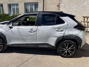 Grey Toyota Yaris Cross 2024 in Gargzdai, with an engine capacity of 1.50 L and mileage of 76 thousand km for 15900 €, photo 14 on AUTOMOTO.COM.LV