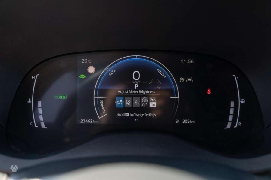 Grey Toyota Yaris Cross 2024 in Vilnius, with an engine capacity of 1.49 L and mileage of 23 thousand km for 22500 €, photo 18 on AUTOMOTO.COM.LV