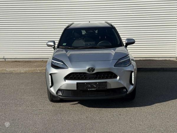 Серый Тойота Yaris Cross 2024 в Вильнюс, объемом двигателя 1.49 л и пробегом 24 тыс. км за 24500 €, фото 5 на AUTOMOTO.COM.LV