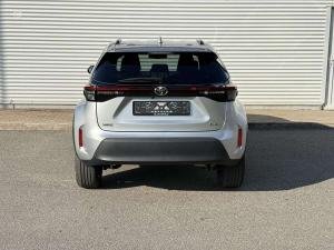 Grey Toyota Yaris Cross 2024 in Vilnius, with an engine capacity of 1.49 L and mileage of 24 thousand km for 24500 €, photo 7 on AUTOMOTO.COM.LV