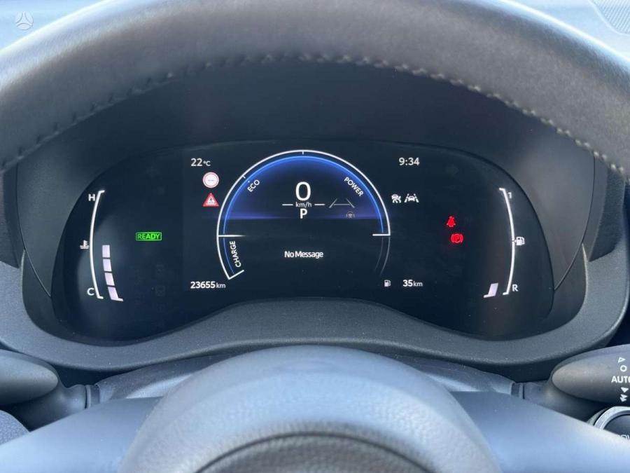 Grey Toyota Yaris Cross 2024 in Vilnius, with an engine capacity of 1.49 L and mileage of 24 thousand km for 24500 €, photo 8 on AUTOMOTO.COM.LV