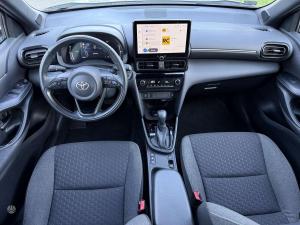 Grey Toyota Yaris Cross 2024 in Vilnius, with an engine capacity of 1.49 L and mileage of 24 thousand km for 24500 €, photo 9 on AUTOMOTO.COM.LV