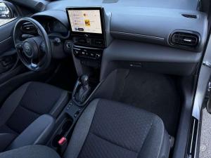 Grey Toyota Yaris Cross 2024 in Vilnius, with an engine capacity of 1.49 L and mileage of 24 thousand km for 24500 €, photo 10 on AUTOMOTO.COM.LV