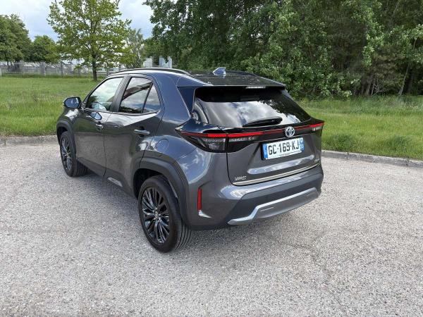 Серый Тойота Yaris Cross 2024 в Каунас, объемом двигателя 1.50 л и пробегом 59 тыс. км за 22800 €, фото 4 на AUTOMOTO.COM.LV
