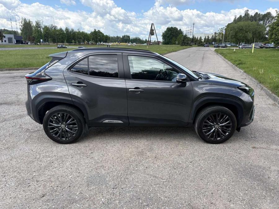 Grey Toyota Yaris Cross 2024 in Kaunas, with an engine capacity of 1.50 L and mileage of 59 thousand km for 22800 €, photo 7 on AUTOMOTO.COM.LV