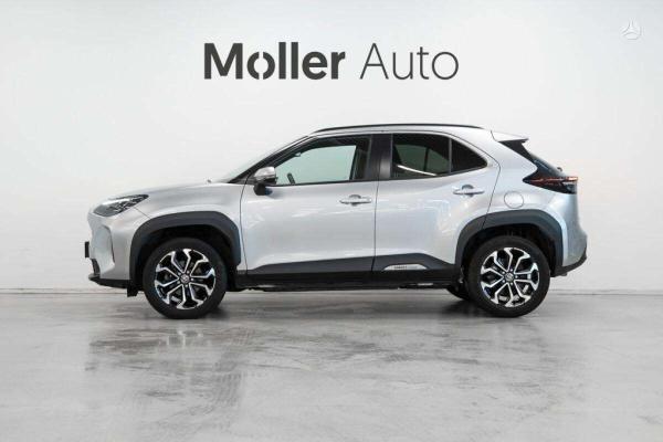 Pelēks Toyota Yaris Cross 2024 Viļņa, ar dzinēja tilpumu 1.50 L un nobraukumu 24 tūkst. km par 24900 €, foto 2 vietnē AUTOMOTO.COM.LV