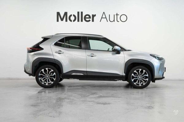 Серый Тойота Yaris Cross 2024 в Вильнюс, объемом двигателя 1.50 л и пробегом 24 тыс. км за 24900 €, фото 4 на AUTOMOTO.COM.LV