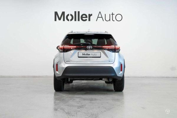 Серый Тойота Yaris Cross 2024 в Вильнюс, объемом двигателя 1.50 л и пробегом 24 тыс. км за 24900 €, фото 6 на AUTOMOTO.COM.LV