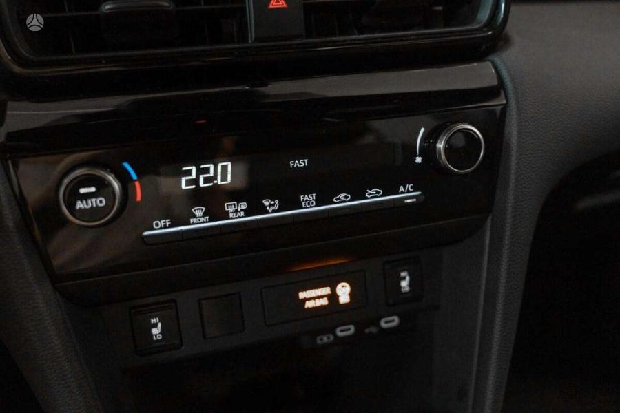 Pelēks Toyota Yaris Cross 2024 Viļņa, ar dzinēja tilpumu 1.50 L un nobraukumu 24 tūkst. km par 24900 €, foto 13 vietnē AUTOMOTO.COM.LV