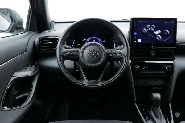 Pelēks Toyota Yaris Cross 2024 Viļņa, ar dzinēja tilpumu 1.49 L un nobraukumu 23 tūkst. km par 24900 €, foto 8 vietnē AUTOMOTO.COM.LV