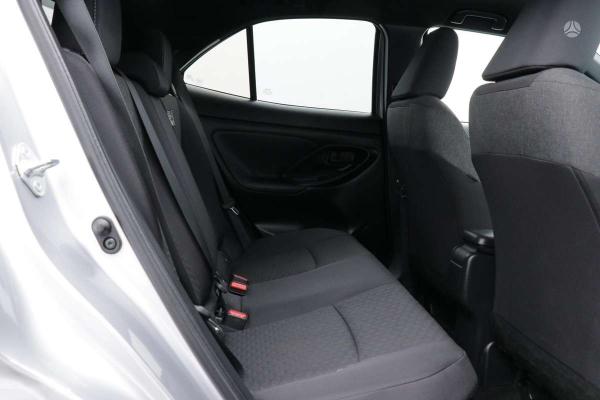 Pelēks Toyota Yaris Cross 2024 Viļņa, ar dzinēja tilpumu 1.49 L un nobraukumu 23 tūkst. km par 24900 €, foto 10 vietnē AUTOMOTO.COM.LV