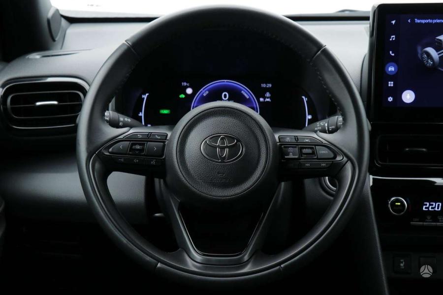 Серый Тойота Yaris Cross 2024 в Вильнюс, объемом двигателя 1.49 л и пробегом 23 тыс. км за 24900 €, фото 14 на AUTOMOTO.COM.LV