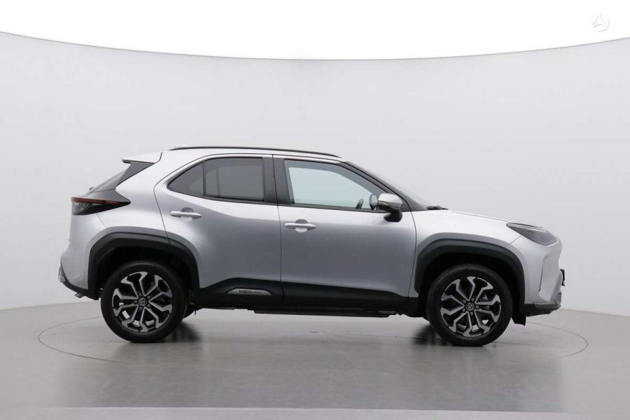 Серый Тойота Yaris Cross 2024 в Вильнюс, объемом двигателя 1.49 л и пробегом 23 тыс. км за 24900 €, фото 18 на AUTOMOTO.COM.LV