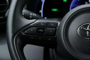 Серый Тойота Yaris Cross 2024 в Вильнюс, объемом двигателя 1.49 л и пробегом 23 тыс. км за 24900 €, фото 27 на AUTOMOTO.COM.LV