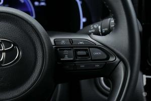 Серый Тойота Yaris Cross 2024 в Вильнюс, объемом двигателя 1.49 л и пробегом 23 тыс. км за 24900 €, фото 28 на AUTOMOTO.COM.LV