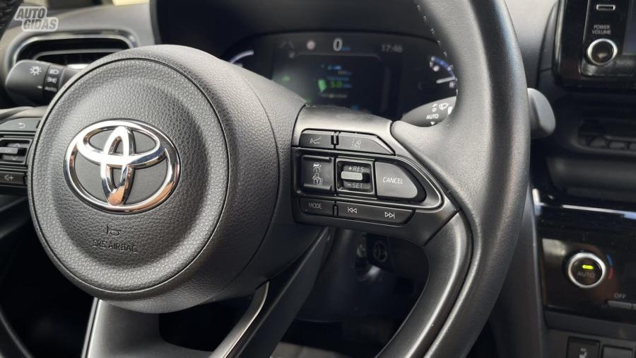 Серый Тойота Yaris Cross 2024 в Мариямполе, объемом двигателя 1.50 л и пробегом 26 тыс. км за 19990 €, фото 5 на AUTOMOTO.COM.LV