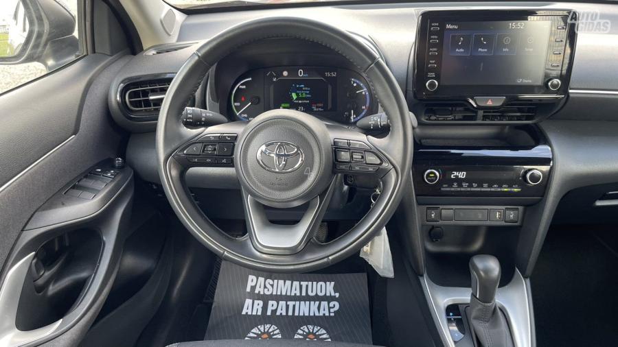 Серый Тойота Yaris Cross 2024 в Мариямполе, объемом двигателя 1.50 л и пробегом 26 тыс. км за 19990 €, фото 32 на AUTOMOTO.COM.LV