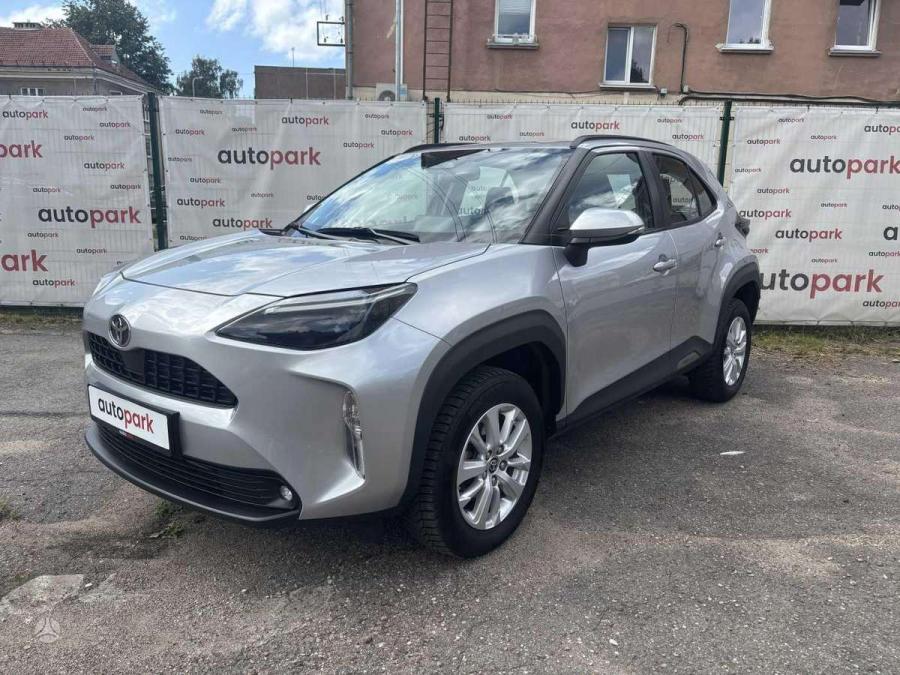 Pelēks Toyota Yaris Cross 2024 Klaipėda, ar dzinēja tilpumu 1.49 L un nobraukumu 43 tūkst. km par 18999 €, foto 1 vietnē AUTOMOTO.COM.LV