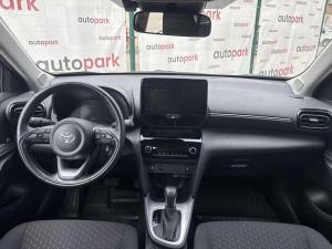Pelēks Toyota Yaris Cross 2024 Klaipėda, ar dzinēja tilpumu 1.49 L un nobraukumu 43 tūkst. km par 18999 €, foto 9 vietnē AUTOMOTO.COM.LV