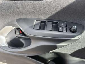 Pelēks Toyota Yaris Cross 2024 Klaipėda, ar dzinēja tilpumu 1.49 L un nobraukumu 43 tūkst. km par 18999 €, foto 11 vietnē AUTOMOTO.COM.LV