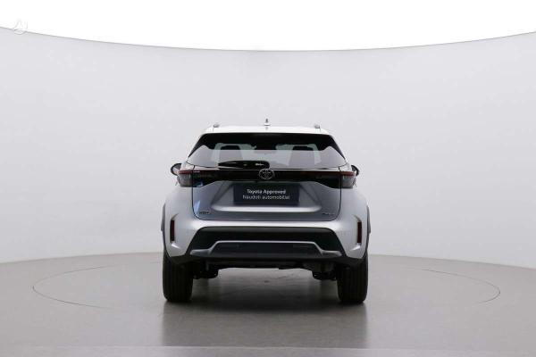 Grey Toyota Yaris Cross 2024 in Vilnius, with an engine capacity of 1.49 L and mileage of 23 thousand km for 24900 €, photo 6 on AUTOMOTO.COM.LV