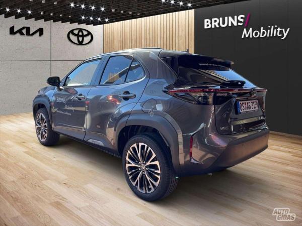 Pelēks Toyota Yaris Cross 2025 Kauņa, ar dzinēja tilpumu 1.50 L un nobraukumu 13 tūkst. km par 30619 €, foto 5 vietnē AUTOMOTO.COM.LV