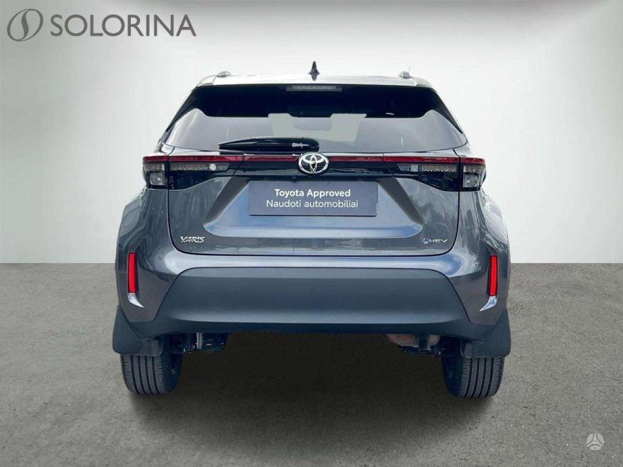 Серый Тойота Yaris Cross 2025 в Клайпеда, объемом двигателя 1.49 л и пробегом 5 тыс. км за 24400 €, фото 5 на AUTOMOTO.COM.LV
