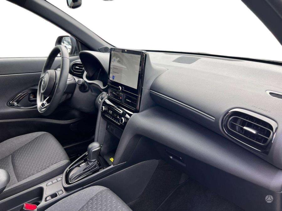 Серый Тойота Yaris Cross 2025 в Клайпеда, объемом двигателя 1.49 л и пробегом 5 тыс. км за 24400 €, фото 7 на AUTOMOTO.COM.LV