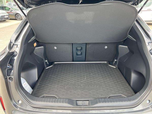 Grey Toyota Yaris Cross 2025 in Klaipeda, with an engine capacity of 1.49 L and mileage of 5 thousand km for 24400 €, photo 10 on AUTOMOTO.COM.LV