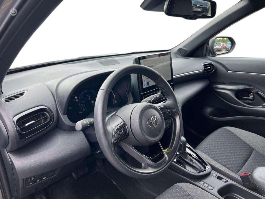 Серый Тойота Yaris Cross 2025 в Клайпеда, объемом двигателя 1.49 л и пробегом 5 тыс. км за 24400 €, фото 12 на AUTOMOTO.COM.LV