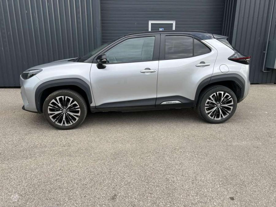 Серый Тойота Yaris Cross 2025 в Алитус, объемом двигателя 1.49 л и пробегом 53 тыс. км за 15600 €, фото 5 на AUTOMOTO.COM.LV
