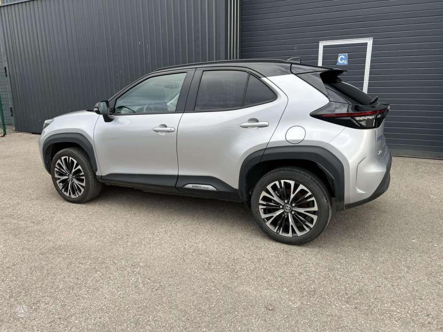 Серый Тойота Yaris Cross 2025 в Алитус, объемом двигателя 1.49 л и пробегом 53 тыс. км за 15600 €, фото 6 на AUTOMOTO.COM.LV