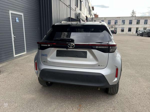 Серый Тойота Yaris Cross 2025 в Алитус, объемом двигателя 1.49 л и пробегом 53 тыс. км за 15600 €, фото 8 на AUTOMOTO.COM.LV