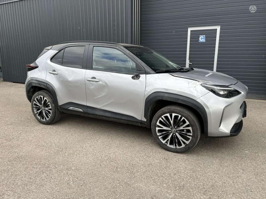 Серый Тойота Yaris Cross 2025 в Алитус, объемом двигателя 1.49 л и пробегом 53 тыс. км за 15600 €, фото 13 на AUTOMOTO.COM.LV