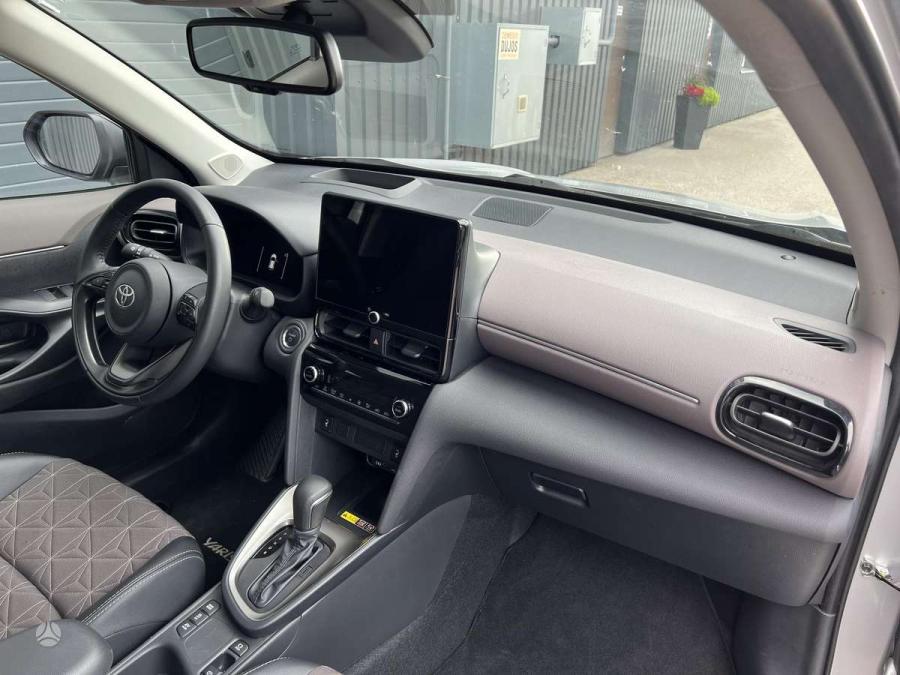 Серый Тойота Yaris Cross 2025 в Алитус, объемом двигателя 1.49 л и пробегом 53 тыс. км за 15600 €, фото 17 на AUTOMOTO.COM.LV