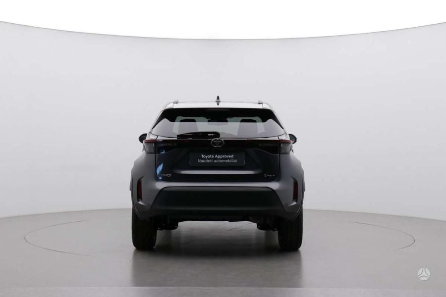 Серый Тойота Yaris Cross 2025 в Вильнюс, объемом двигателя 1.49 л и пробегом 27 тыс. км за 26990 €, фото 5 на AUTOMOTO.COM.LV