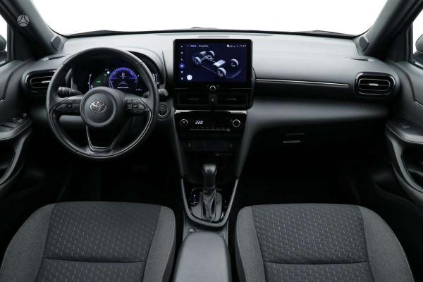 Серый Тойота Yaris Cross 2025 в Вильнюс, объемом двигателя 1.49 л и пробегом 27 тыс. км за 26990 €, фото 6 на AUTOMOTO.COM.LV