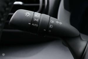Серый Тойота Yaris Cross 2025 в Вильнюс, объемом двигателя 1.49 л и пробегом 27 тыс. км за 26990 €, фото 25 на AUTOMOTO.COM.LV