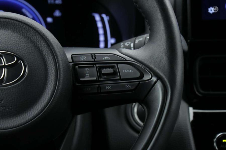 Серый Тойота Yaris Cross 2025 в Вильнюс, объемом двигателя 1.49 л и пробегом 27 тыс. км за 26990 €, фото 28 на AUTOMOTO.COM.LV