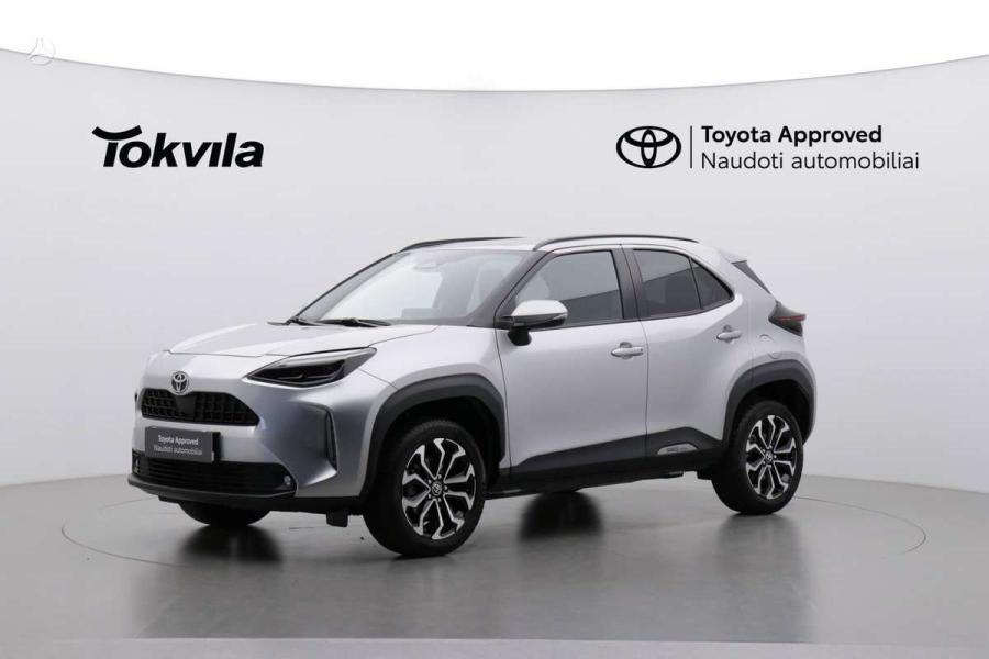 Серый Тойота Yaris Cross 2025 в Вильнюс, объемом двигателя 1.49 л и пробегом 22 тыс. км за 26990 €, фото 1 на AUTOMOTO.COM.LV
