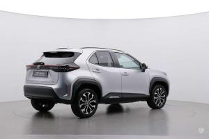 Серый Тойота Yaris Cross 2025 в Вильнюс, объемом двигателя 1.49 л и пробегом 22 тыс. км за 26990 €, фото 3 на AUTOMOTO.COM.LV