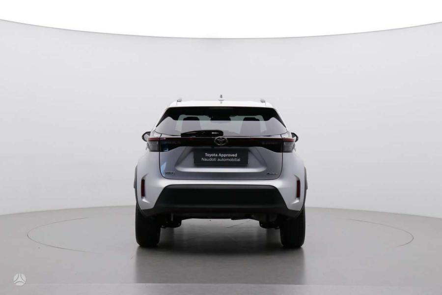 Серый Тойота Yaris Cross 2025 в Вильнюс, объемом двигателя 1.49 л и пробегом 22 тыс. км за 26990 €, фото 5 на AUTOMOTO.COM.LV