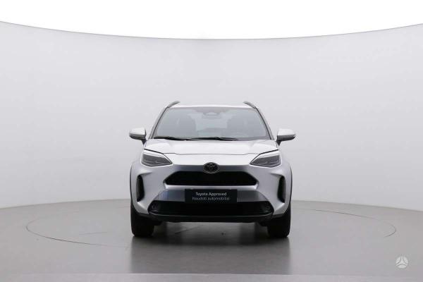 Pelēks Toyota Yaris Cross 2025 Viļņa, ar dzinēja tilpumu 1.49 L un nobraukumu 22 tūkst. km par 26990 €, foto 5 vietnē AUTOMOTO.COM.LV