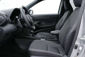 Серый Тойота Yaris Cross 2025 в Вильнюс, объемом двигателя 1.49 л и пробегом 22 тыс. км за 26990 €, фото 12 на AUTOMOTO.COM.LV