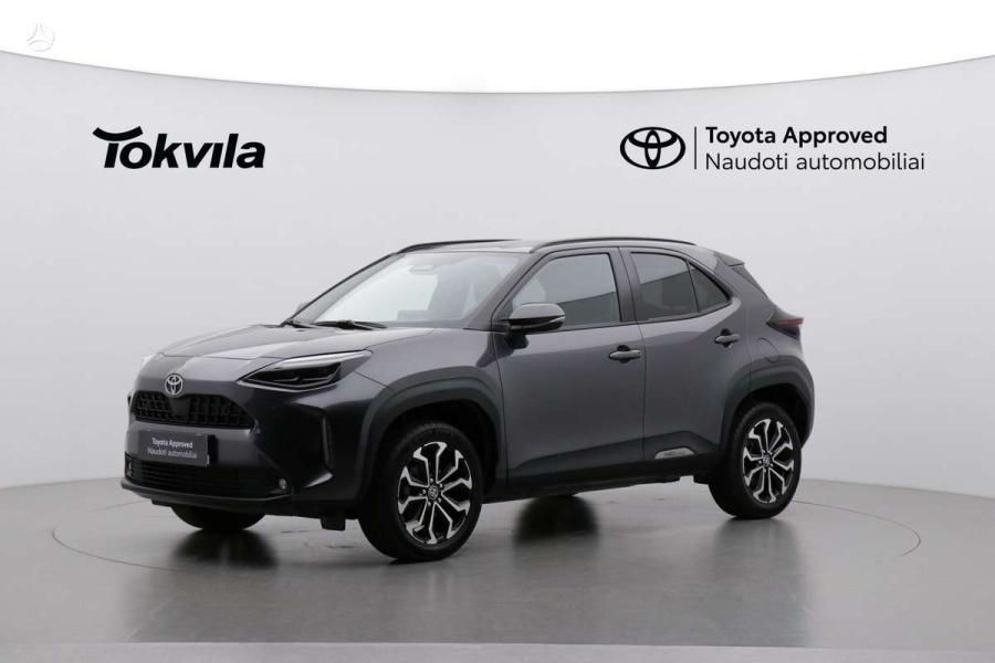 Серый Тойота Yaris Cross 2025 в Вильнюс, объемом двигателя 1.49 л и пробегом 18 тыс. км за 26990 €, фото 1 на AUTOMOTO.COM.LV