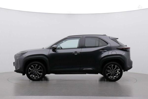 Pelēks Toyota Yaris Cross 2025 Viļņa, ar dzinēja tilpumu 1.49 L un nobraukumu 18 tūkst. km par 26990 €, foto 4 vietnē AUTOMOTO.COM.LV